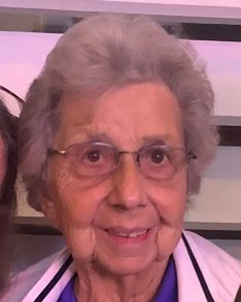 Eleanor Sands Obituary | Fluehr